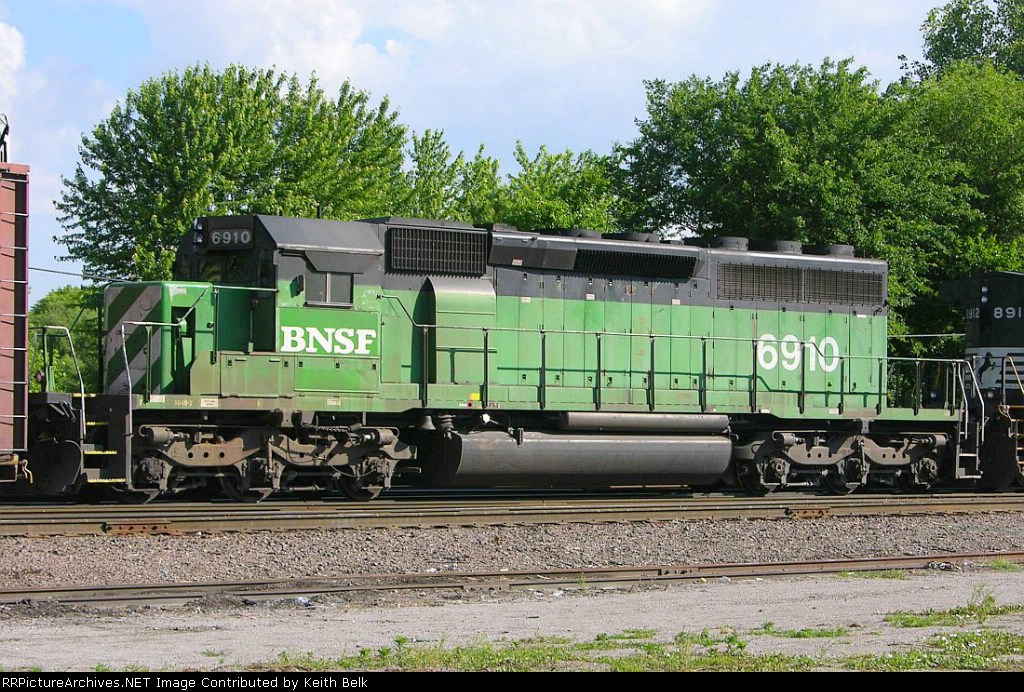 BNSF 6910
